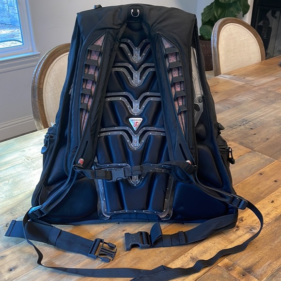 Jansport | Bags | Jansport Jswrks Backpack Euc Black Padded Straps ...